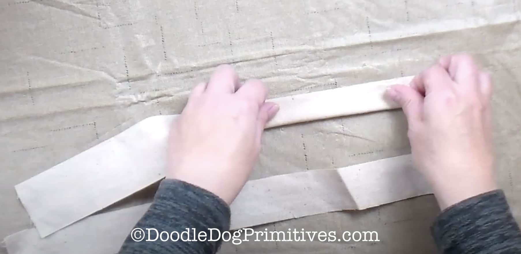 DIY Farmhouse Wreath - DoodleDog Designs Primitives