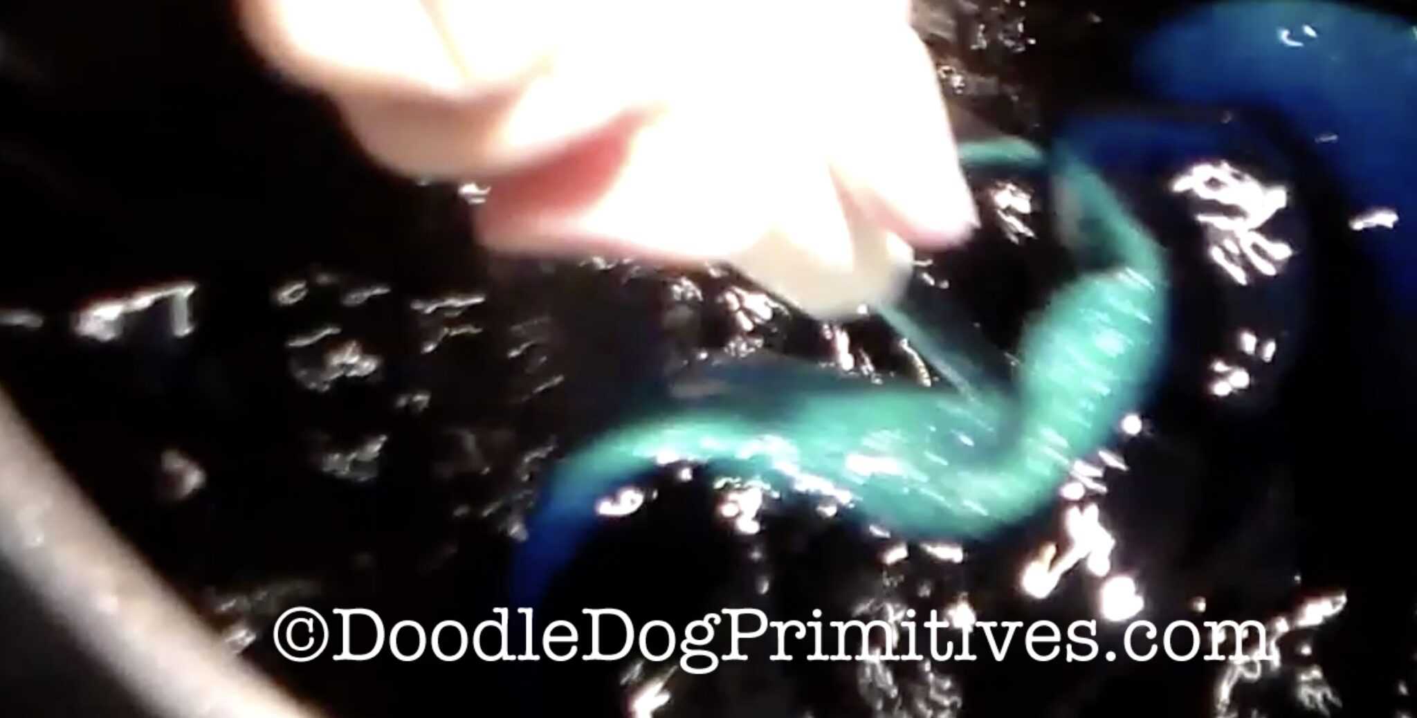 DIY: How to Hand Dye Wool - DoodleDog Designs Primitives