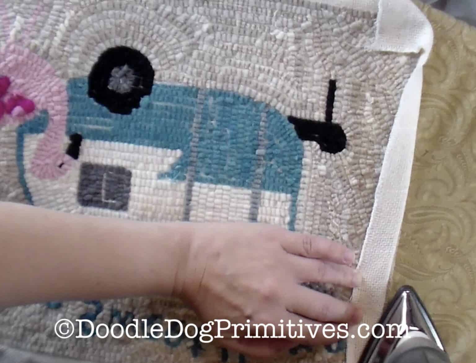 How to Create a Hooked Rug Wall Hanging that isn't DRooPY