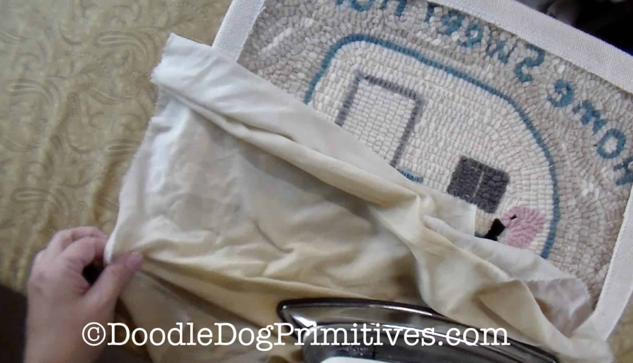 How to Create a Hooked Rug Wall Hanging that isn't DRooPY