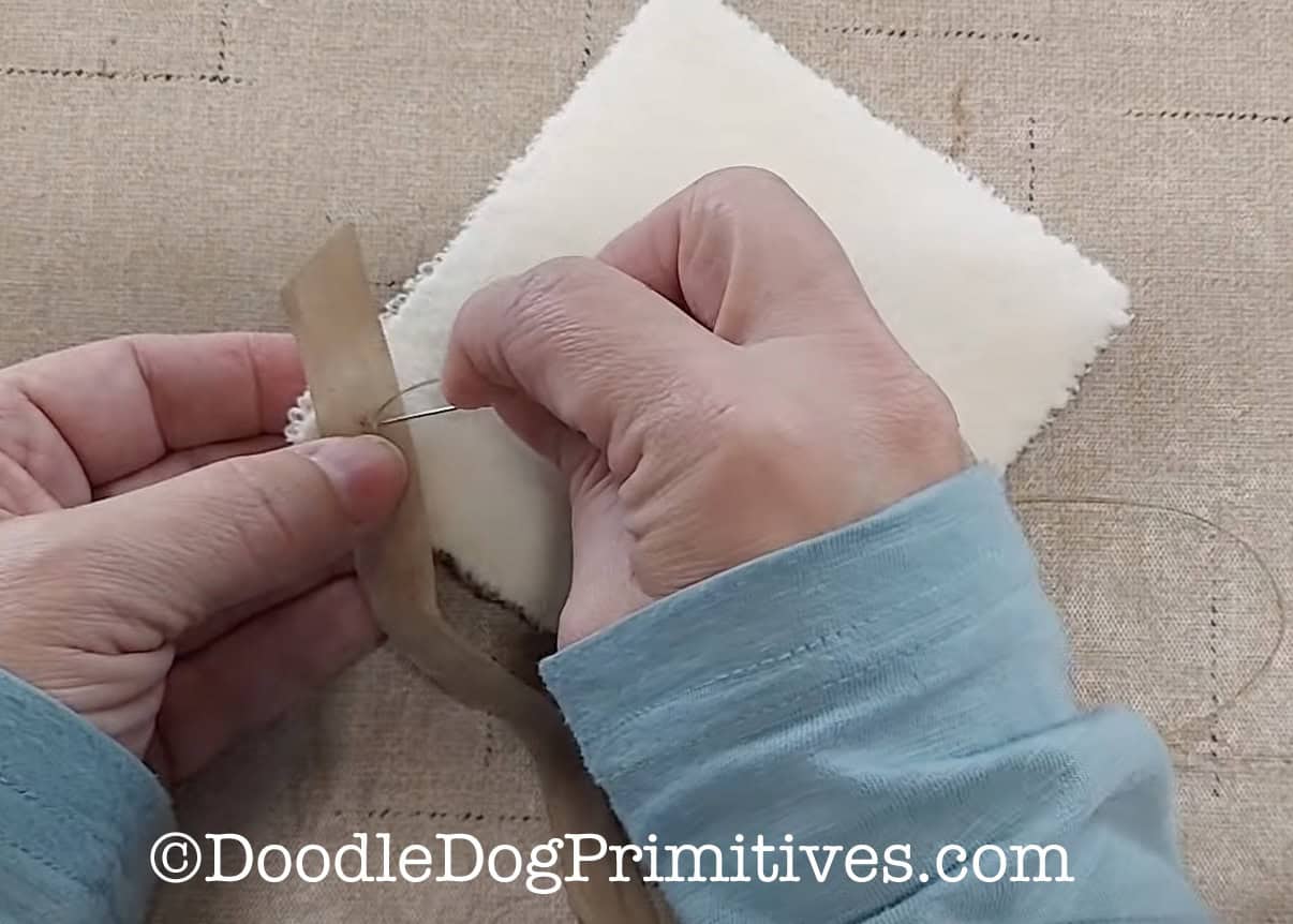 Making a Hanging Punch Needle Project - DoodleDog Designs Primitives